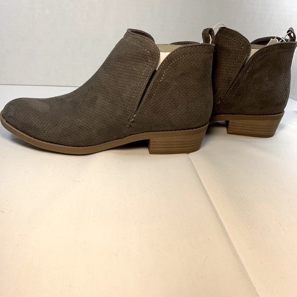 Universal Thread | Shoes | Nwt Universal Thread Booties | Poshmark